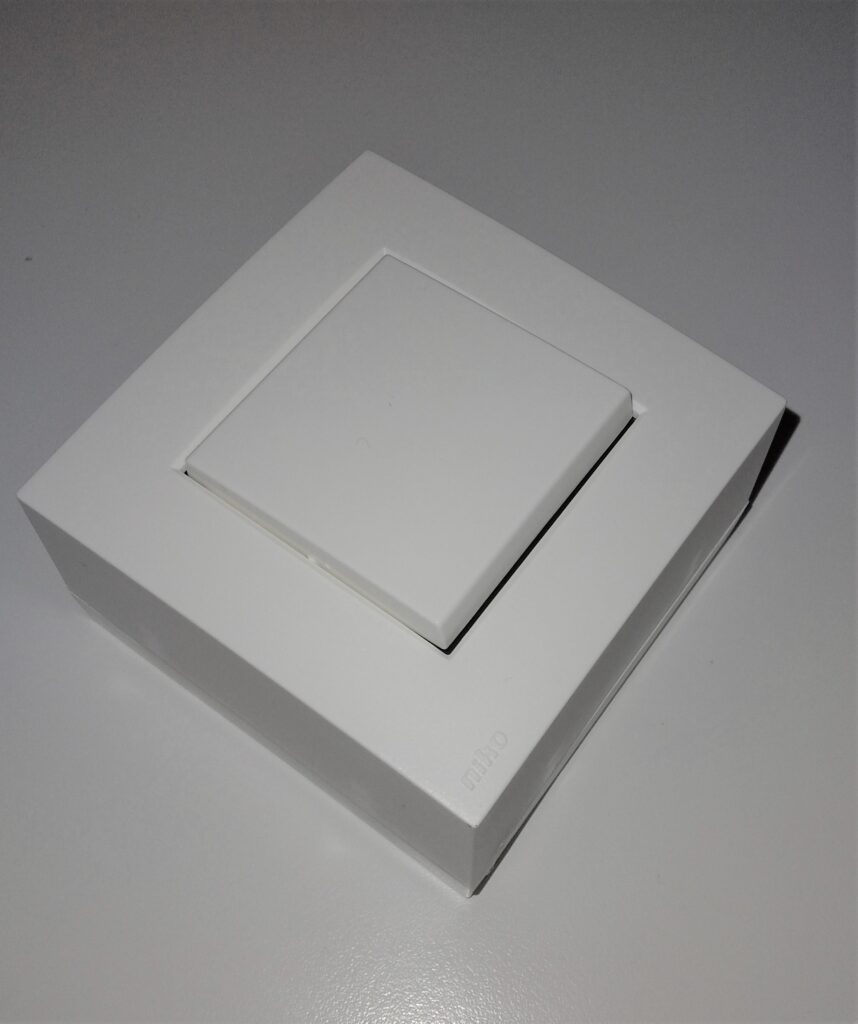 Niko Original White schakelaar enkelpolig 101-61100 + opbouwdoos