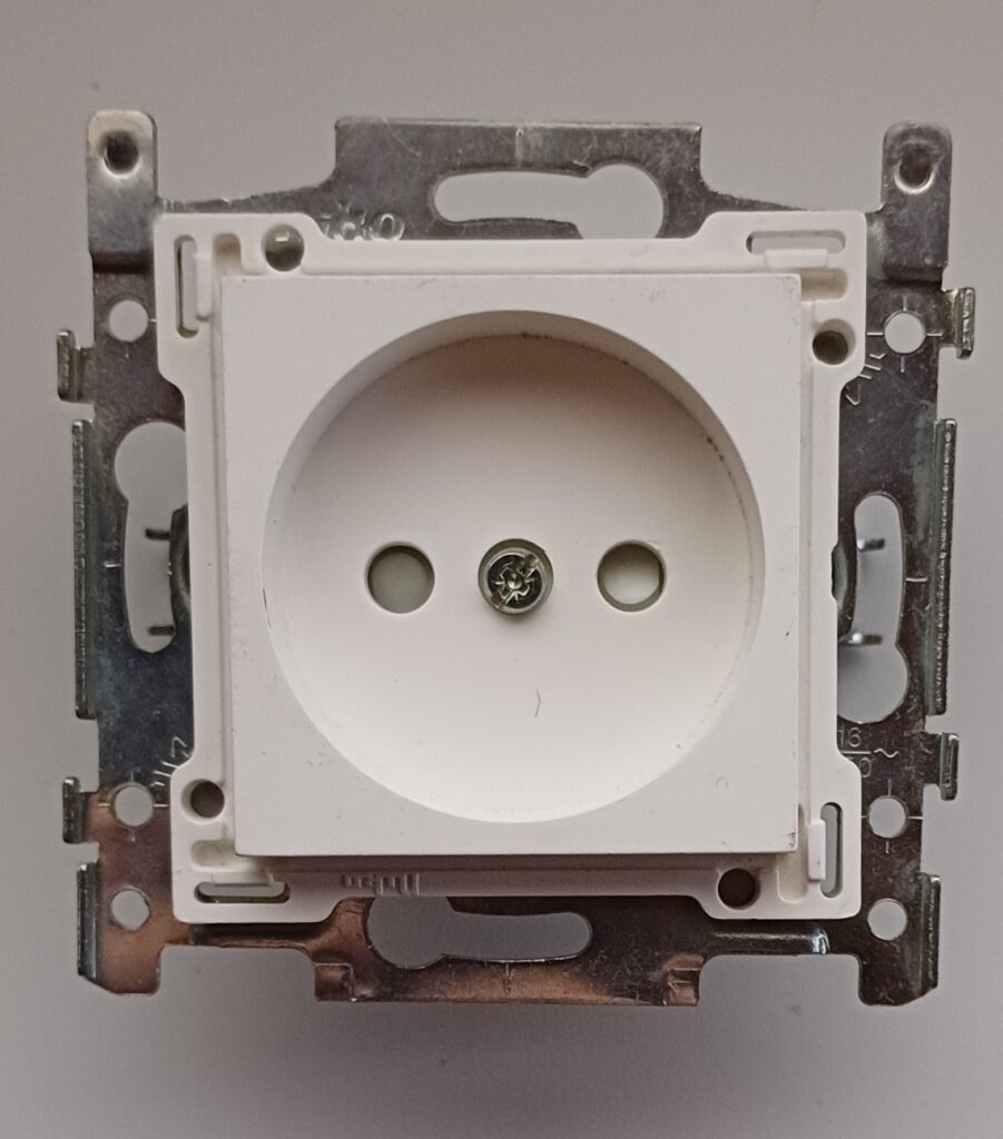 Niko Original White stopcontact inbouwdiepte 21mm 101-66500