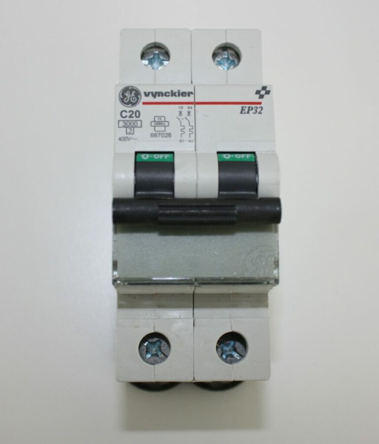 Vynckier automaat/zekering 2P 400V 20A curve C 667026 gebruikt