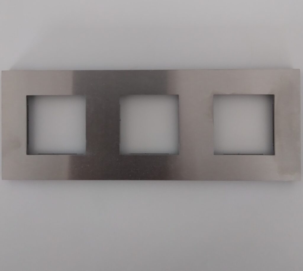 Niko Pure Stainless Steel afdekplaat drievoudig horizontaal 150-76700