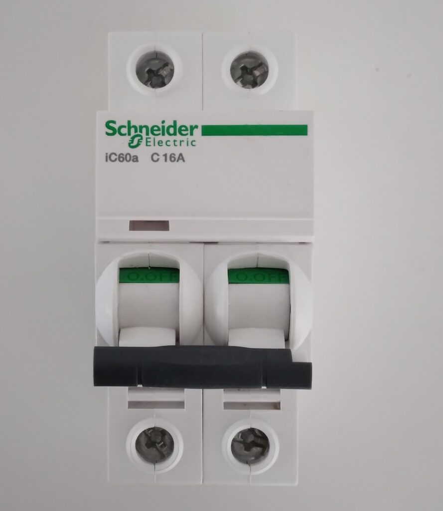 Schneider automaat/zekering 2P 400V 16A curve C A9F64216