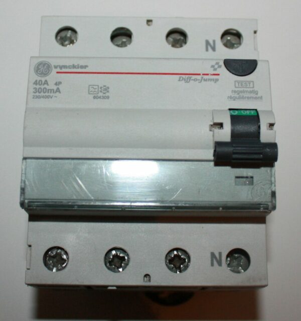 Vynckier verliesstroomschakelaar 4P 230/400V 40A 300mA 604309 gebruikt