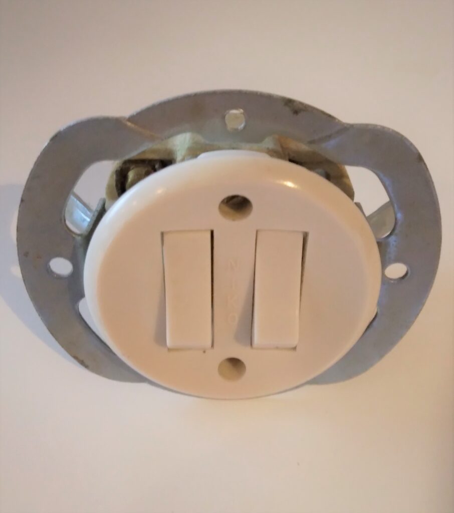 Niko Retro ivoor inbouw schakelaar serie bakeliet 12515