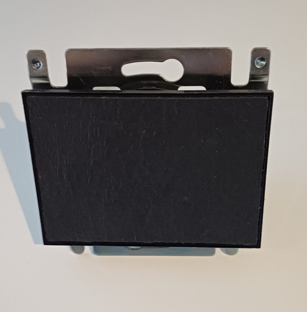 Niko Inter70 zwart inbouw schakelaar tweepolig 2012