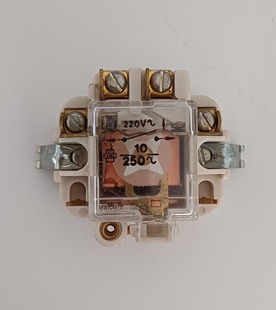 Niko inbouw relais 1xNO 10A 250V 911